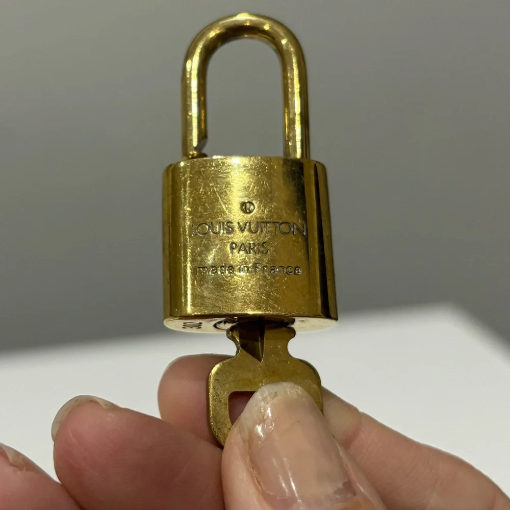 Louis Vuitton | Bags | Louis Vuitton Lock Key Set 32 Gold Tone ...
